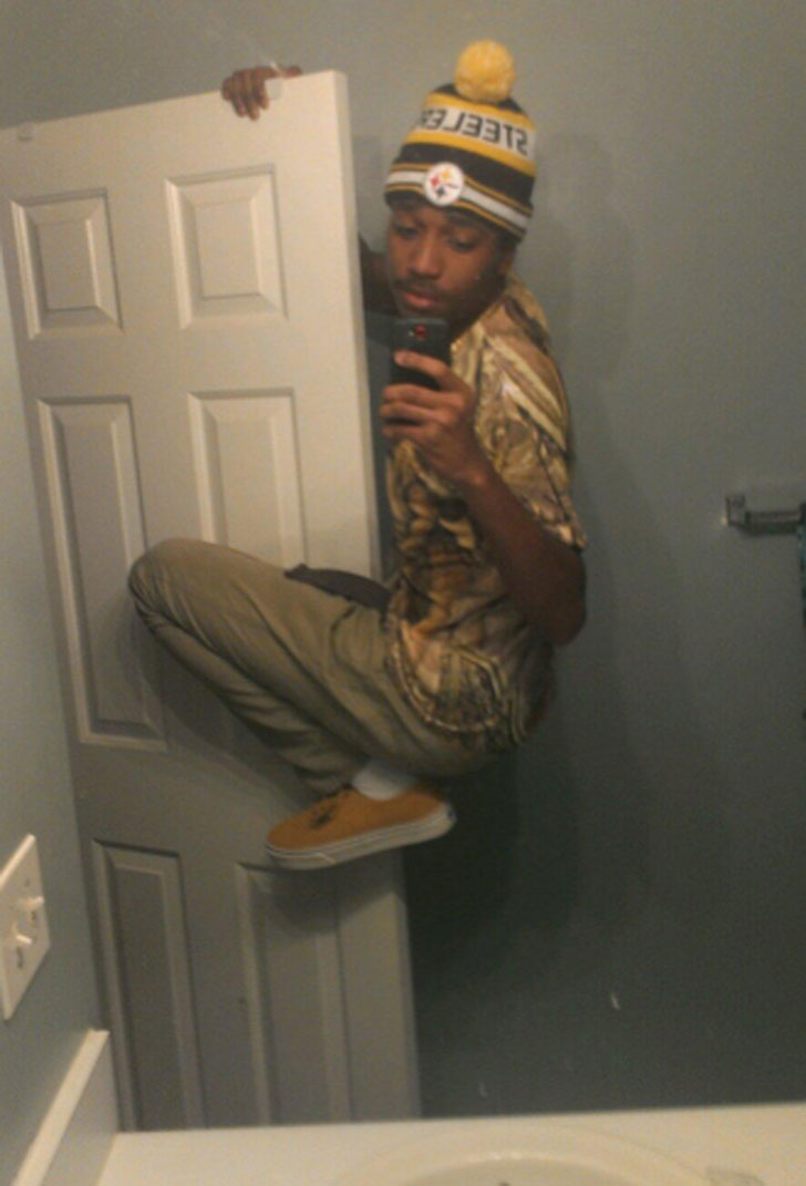 23 Weirdest Selfies On The Internet